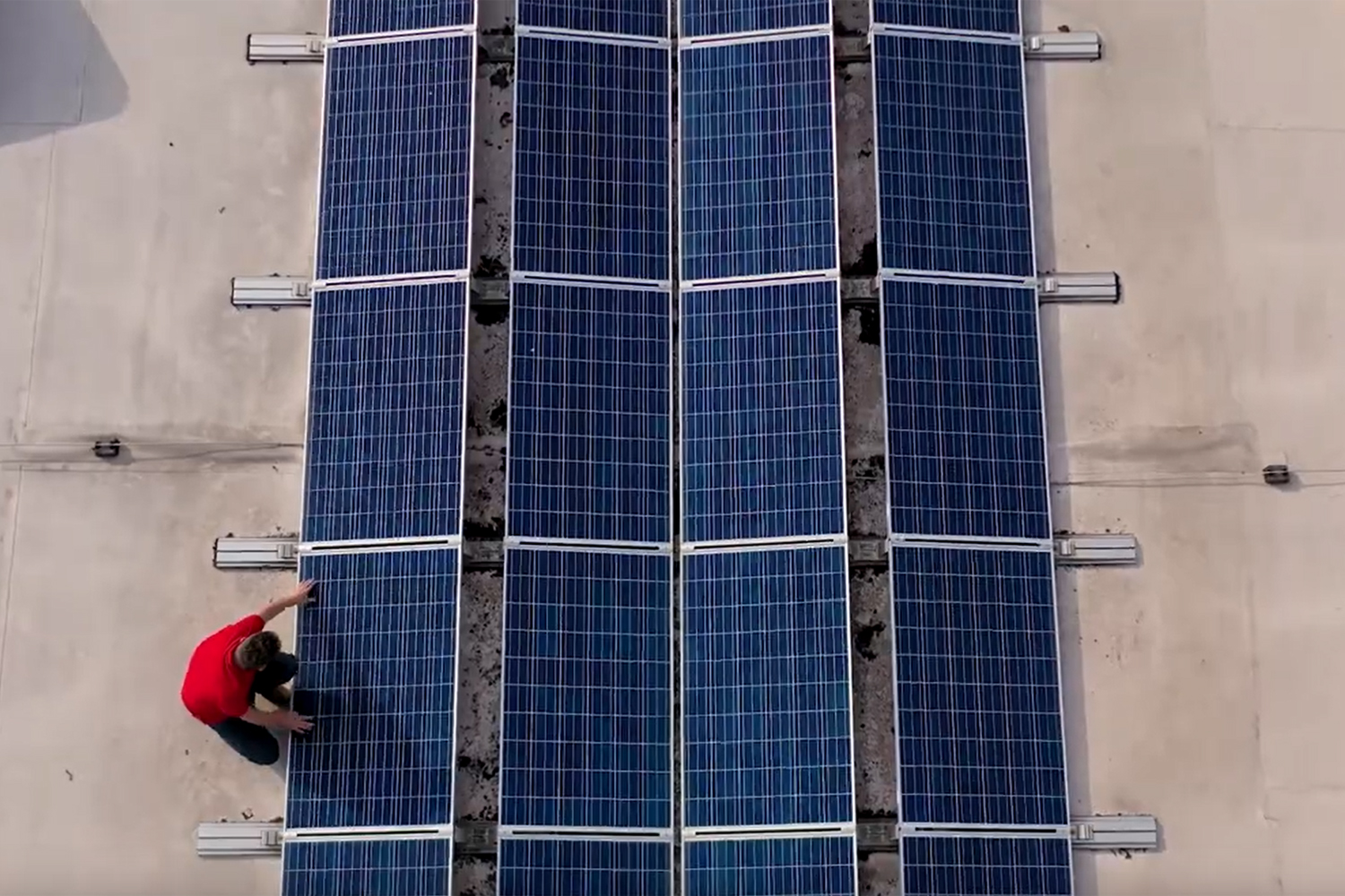 Photovoltaics in the manufacturing industry | IBC SOLAR